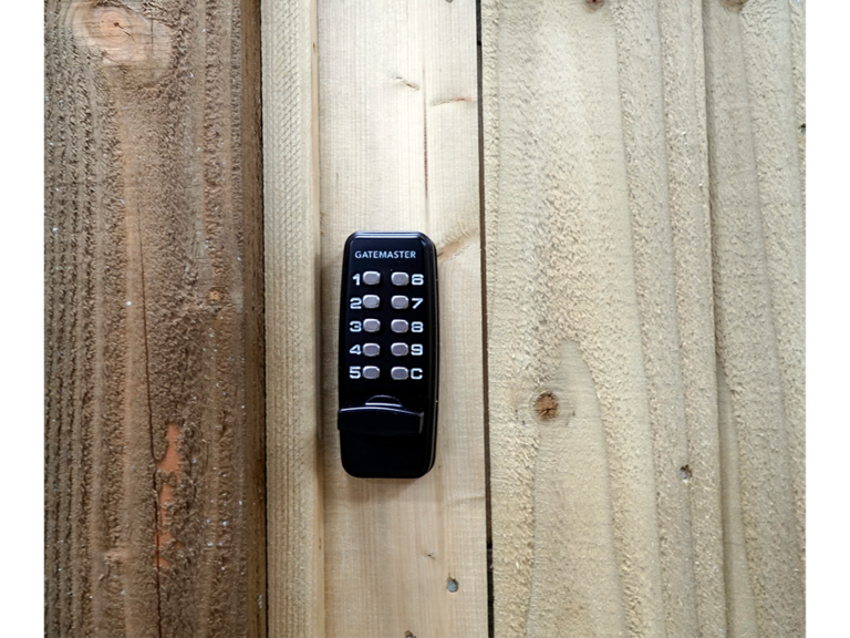 Surface-mounted SelectPro Code Gate Lock | Double-Sided | Gatemaster