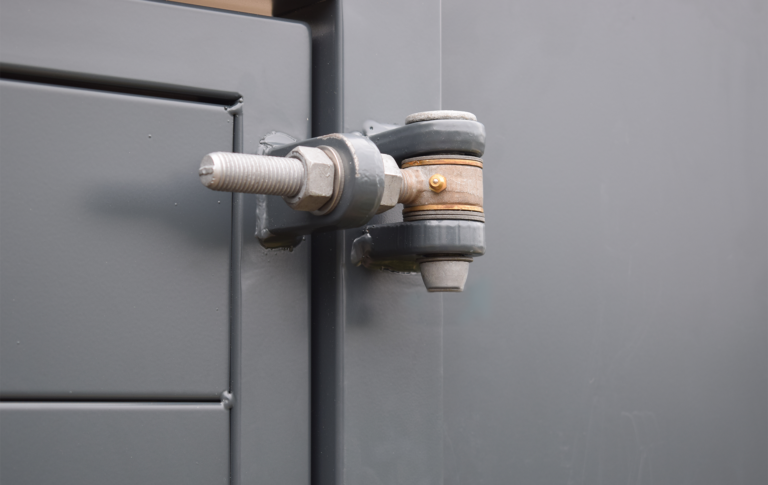 Everything you need to know about heavy-duty gate hinges