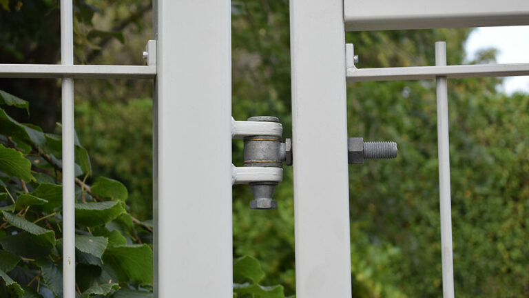 Everything you need to know about heavy-duty gate hinges | Gatemaster Locks